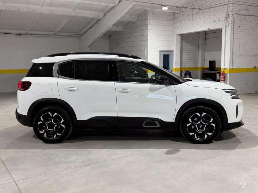 White Citroen C5 Aircross 2022 in Kaunas, with an engine capacity of 1.50 L and mileage of 181 thousand km for 13700 €, photo 5 on AUTOMOTO.COM.LV
