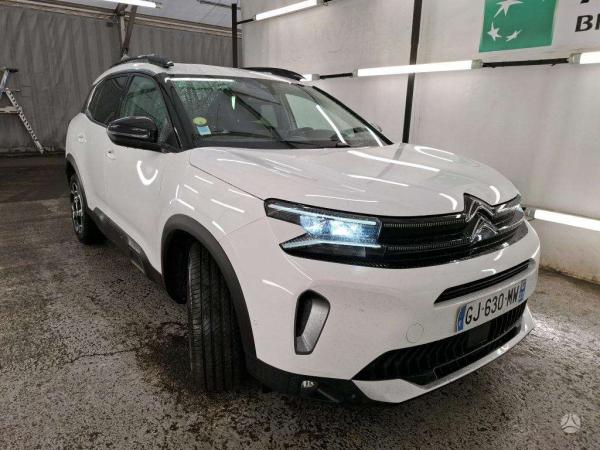 White Citroen C5 Aircross 2022 in Vilnius, with an engine capacity of 1.50 L and mileage of 183 thousand km for 17727 €, photo 1 on AUTOMOTO.COM.LV