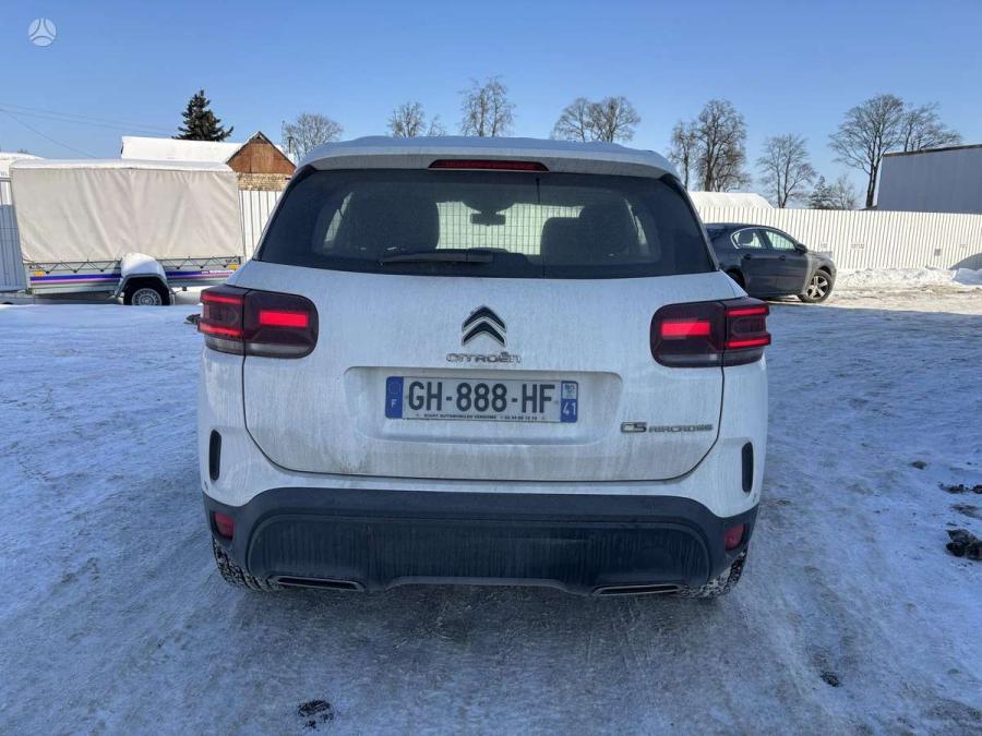 White Citroen C5 Aircross 2022 in Taurage, with an engine capacity of 1.20 L and mileage of 180 thousand km for 12500 €, photo 8 on AUTOMOTO.COM.LV