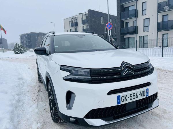 White Citroen C5 Aircross 2022 in Kaunas, with an engine capacity of 1.50 L and mileage of 181 thousand km for 14990 €, photo 4 on AUTOMOTO.COM.LV