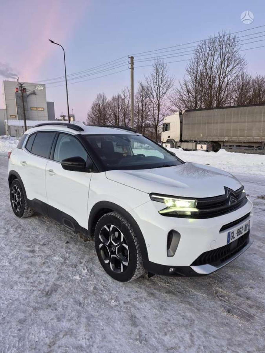 White Citroen C5 Aircross 2022 in Taurage, with an engine capacity of 1.50 L and mileage of 165 thousand km for 14800 €, photo 1 on AUTOMOTO.COM.LV