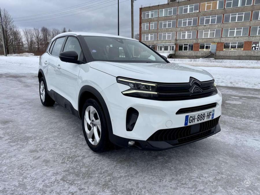 White Citroen C5 Aircross 2022 in Taurage, with an engine capacity of 1.20 L and mileage of 180 thousand km for 12700 €, photo 1 on AUTOMOTO.COM.LV