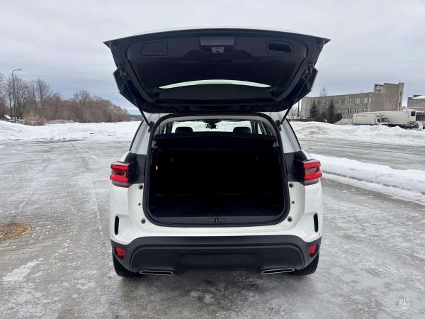White Citroen C5 Aircross 2022 in Taurage, with an engine capacity of 1.20 L and mileage of 180 thousand km for 12700 €, photo 9 on AUTOMOTO.COM.LV