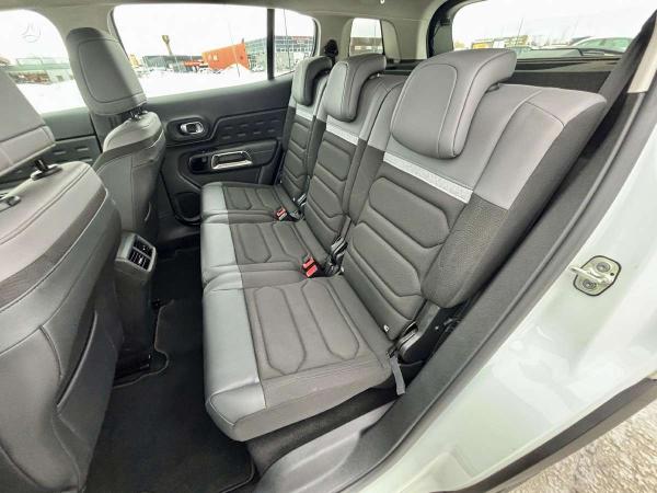 White Citroen C5 Aircross 2022 in Taurage, with an engine capacity of 1.20 L and mileage of 180 thousand km for 12700 €, photo 11 on AUTOMOTO.COM.LV
