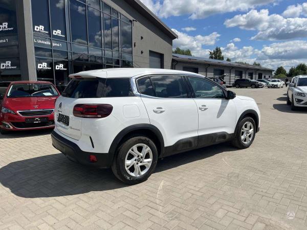 White Citroen C5 Aircross 2022 in Taurage, with an engine capacity of 1.50 L and mileage of 241 thousand km for 11900 €, photo 6 on AUTOMOTO.COM.LV