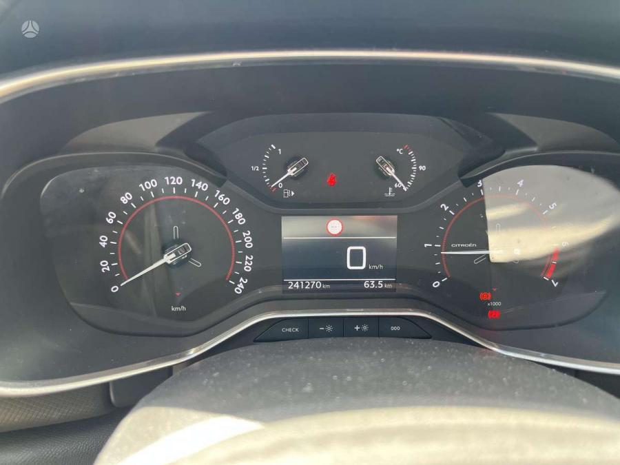 Balts Citroen C5 Aircross 2022 Tauragė, ar dzinēja tilpumu 1.50 L un nobraukumu 241 tūkst. km par 11900 €, foto 21 vietnē AUTOMOTO.COM.LV