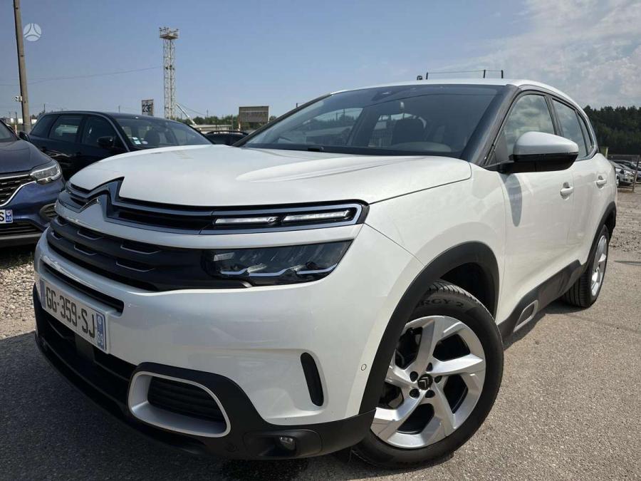 Белый Ситроен C5 Aircross 2022 в Вильнюс, объемом двигателя 1.20 л и пробегом 165 тыс. км за 11494 €, фото 1 на AUTOMOTO.COM.LV