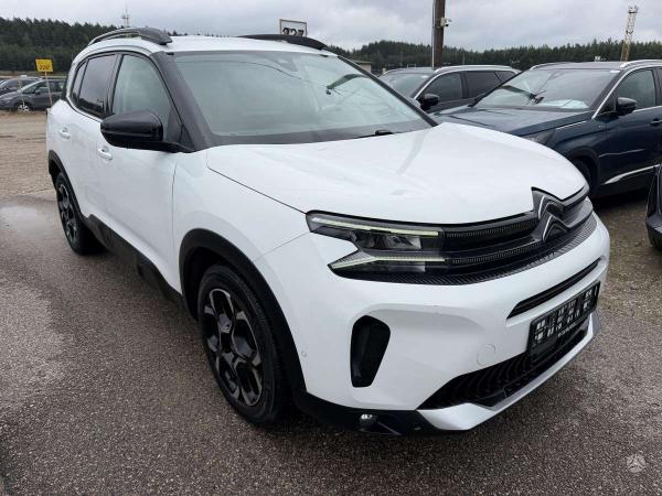 White Citroen C5 Aircross 2022 in Vilnius, with an engine capacity of 1.50 L and mileage of 208 thousand km for 14300 €, photo 2 on AUTOMOTO.COM.LV