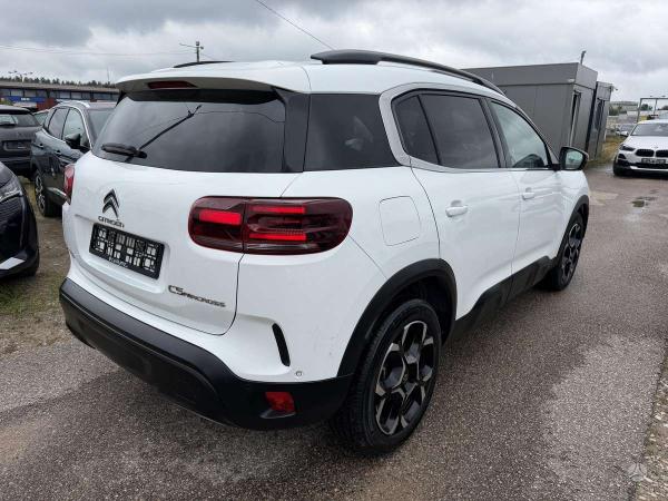 White Citroen C5 Aircross 2022 in Vilnius, with an engine capacity of 1.50 L and mileage of 208 thousand km for 14300 €, photo 3 on AUTOMOTO.COM.LV