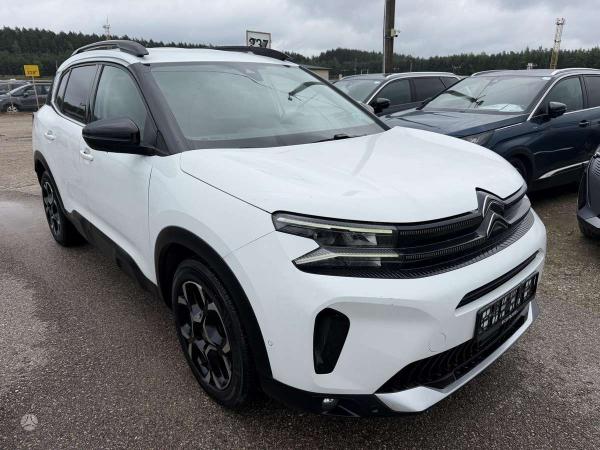 White Citroen C5 Aircross 2022 in Vilnius, with an engine capacity of 1.50 L and mileage of 208 thousand km for 14300 €, photo 6 on AUTOMOTO.COM.LV