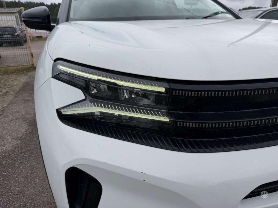 Белый Ситроен C5 Aircross 2022 в Вильнюс, объемом двигателя 1.50 л и пробегом 208 тыс. км за 14300 €, фото 22 на AUTOMOTO.COM.LV
