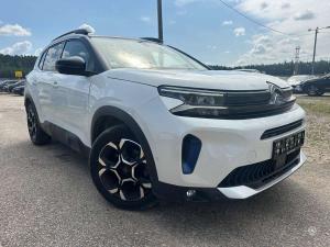 White Citroen C5 Aircross 2022 in Vilnius, with an engine capacity of 1.20 L and mileage of 62 thousand km for 17390 €, photo 3 on AUTOMOTO.COM.LV