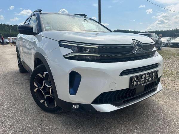 White Citroen C5 Aircross 2022 in Vilnius, with an engine capacity of 1.20 L and mileage of 62 thousand km for 17390 €, photo 4 on AUTOMOTO.COM.LV