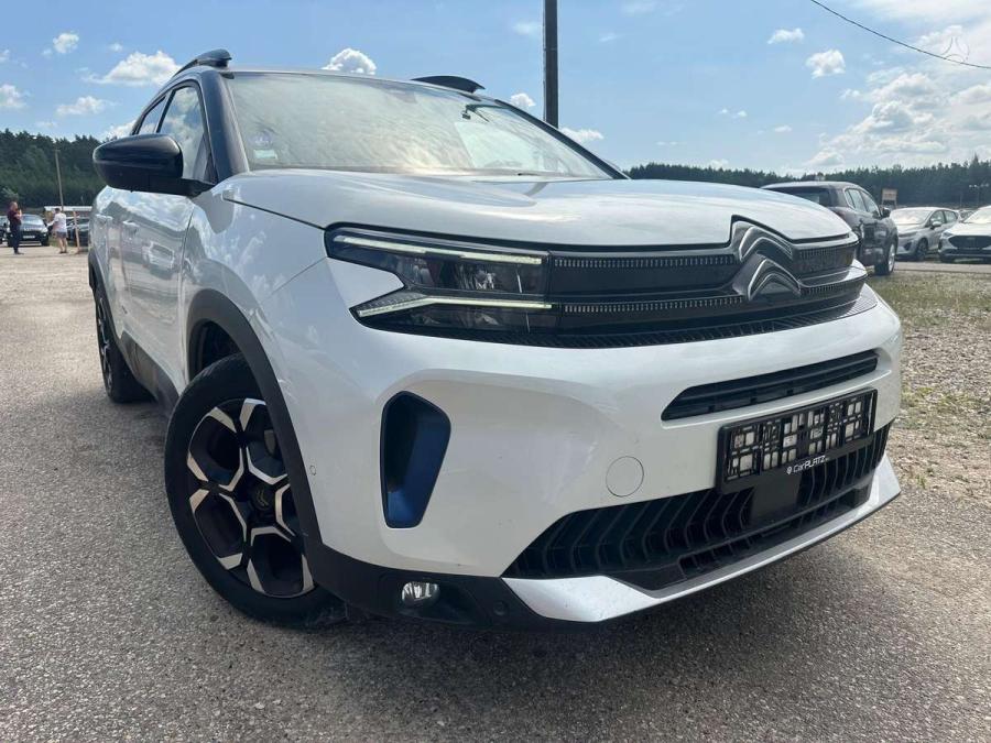 White Citroen C5 Aircross 2022 in Vilnius, with an engine capacity of 1.20 L and mileage of 62 thousand km for 17390 €, photo 5 on AUTOMOTO.COM.LV