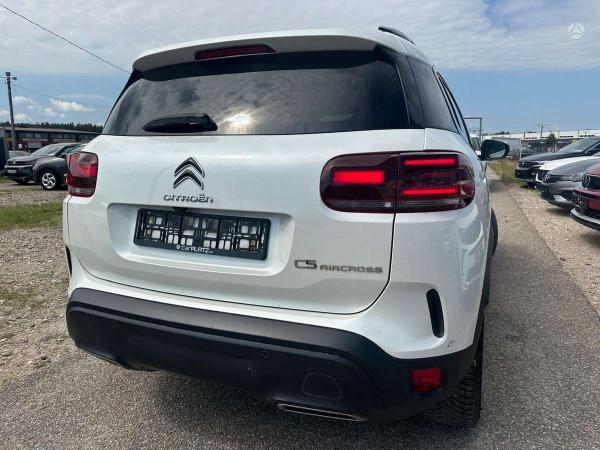 White Citroen C5 Aircross 2022 in Vilnius, with an engine capacity of 1.20 L and mileage of 62 thousand km for 17390 €, photo 6 on AUTOMOTO.COM.LV