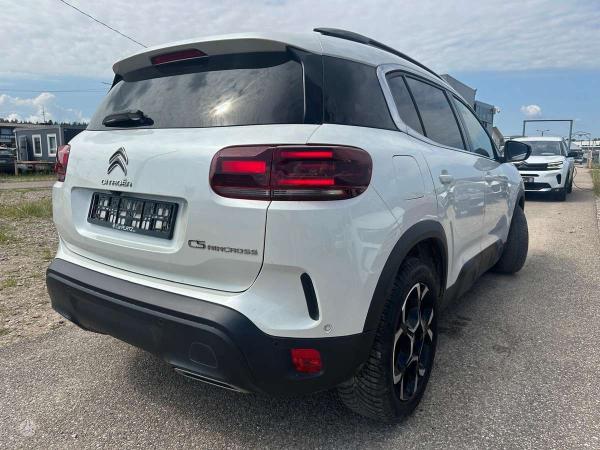 White Citroen C5 Aircross 2022 in Vilnius, with an engine capacity of 1.20 L and mileage of 62 thousand km for 17390 €, photo 8 on AUTOMOTO.COM.LV