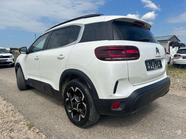 White Citroen C5 Aircross 2022 in Vilnius, with an engine capacity of 1.20 L and mileage of 62 thousand km for 17390 €, photo 10 on AUTOMOTO.COM.LV