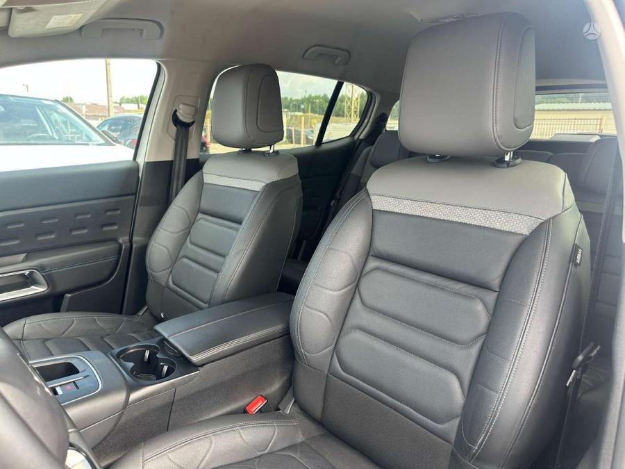 White Citroen C5 Aircross 2022 in Vilnius, with an engine capacity of 1.20 L and mileage of 62 thousand km for 17390 €, photo 19 on AUTOMOTO.COM.LV