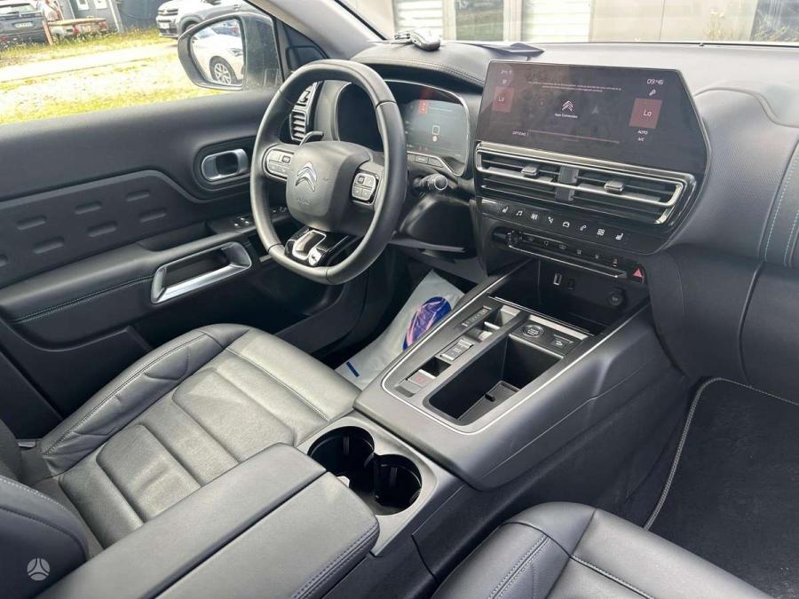 White Citroen C5 Aircross 2022 in Vilnius, with an engine capacity of 1.20 L and mileage of 62 thousand km for 17390 €, photo 27 on AUTOMOTO.COM.LV