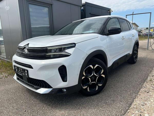 White Citroen C5 Aircross 2022 in Vilnius, with an engine capacity of 1.50 L and mileage of 217 thousand km for 14990 €, photo 2 on AUTOMOTO.COM.LV