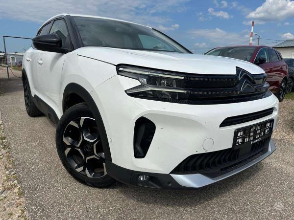 White Citroen C5 Aircross 2022 in Vilnius, with an engine capacity of 1.50 L and mileage of 217 thousand km for 14990 €, photo 3 on AUTOMOTO.COM.LV