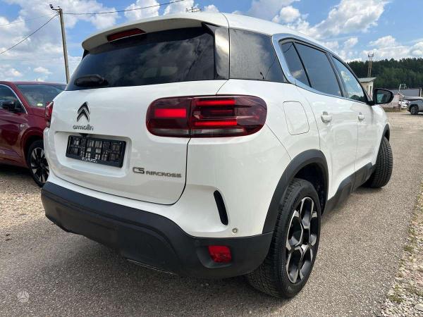 White Citroen C5 Aircross 2022 in Vilnius, with an engine capacity of 1.50 L and mileage of 217 thousand km for 14990 €, photo 9 on AUTOMOTO.COM.LV