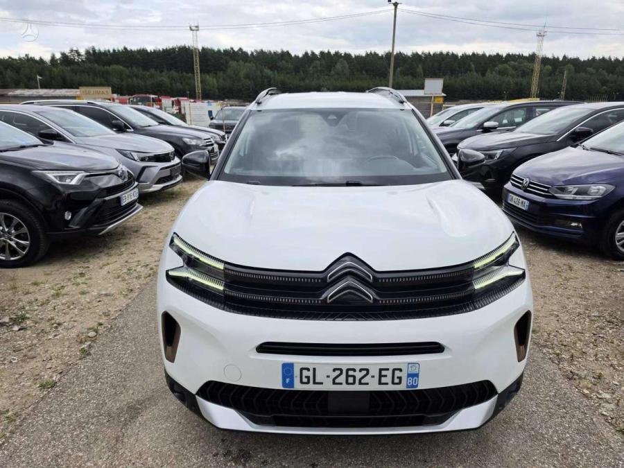 White Citroen C5 Aircross 2022 in Vilnius, with an engine capacity of 1.50 L and mileage of 148 thousand km for 15488 €, photo 1 on AUTOMOTO.COM.LV