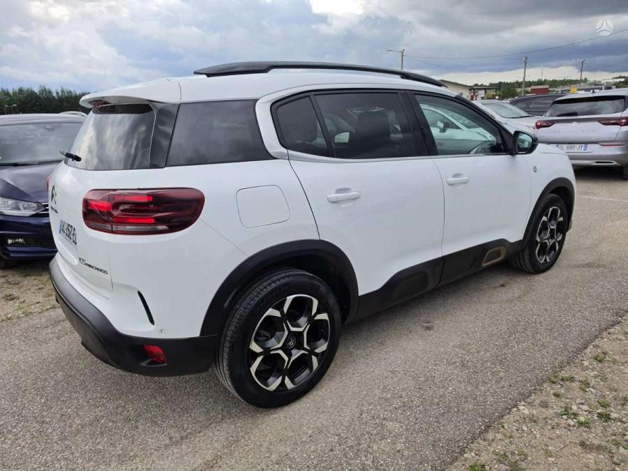 White Citroen C5 Aircross 2022 in Vilnius, with an engine capacity of 1.50 L and mileage of 148 thousand km for 15488 €, photo 7 on AUTOMOTO.COM.LV