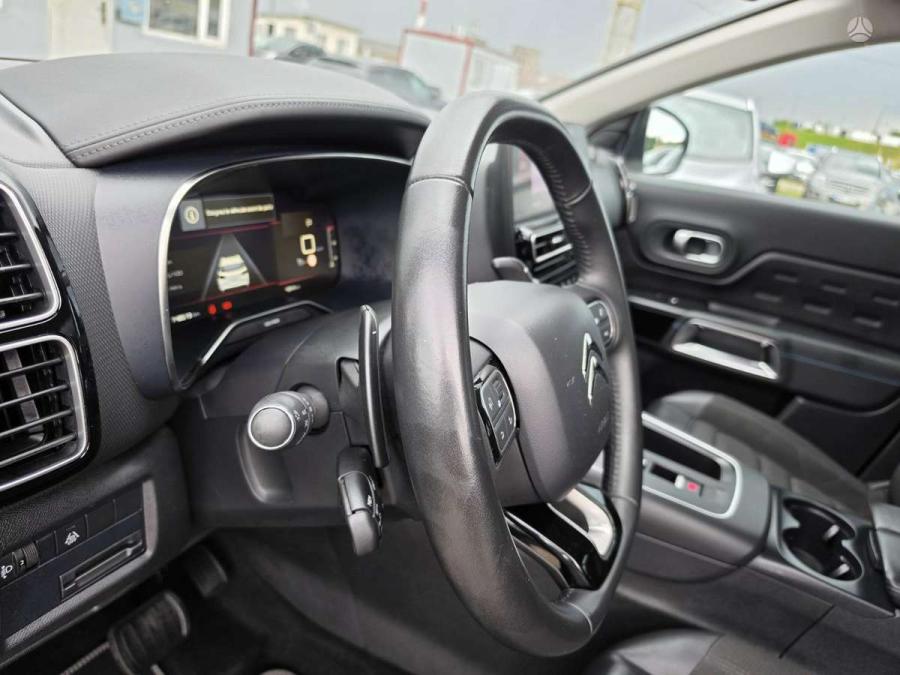 White Citroen C5 Aircross 2022 in Vilnius, with an engine capacity of 1.50 L and mileage of 148 thousand km for 15488 €, photo 12 on AUTOMOTO.COM.LV