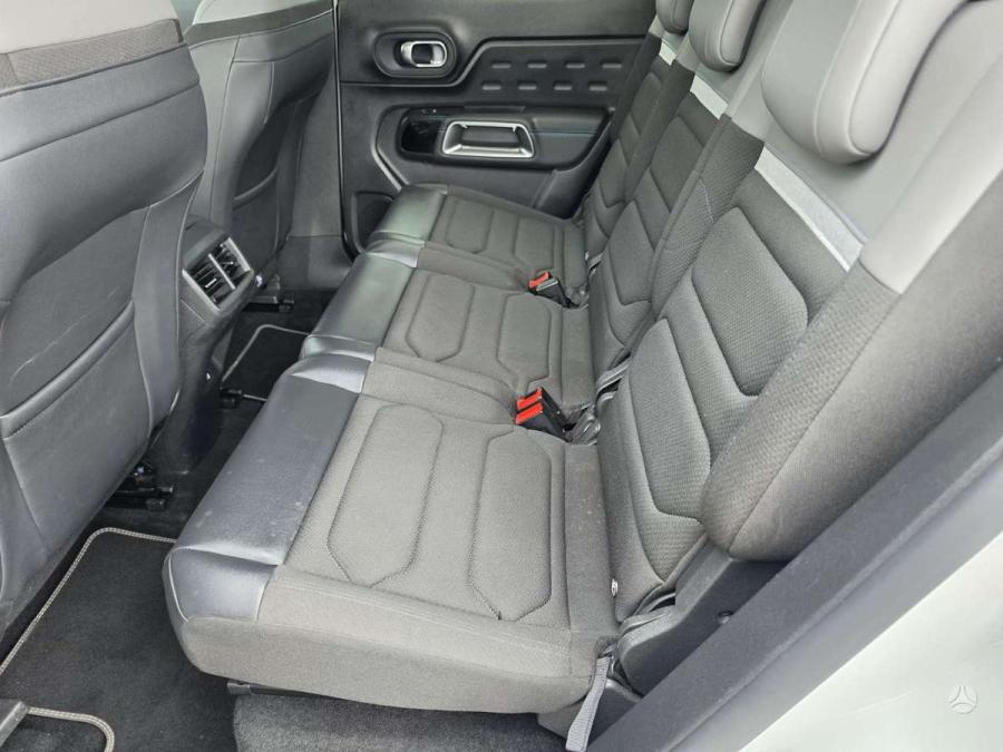 White Citroen C5 Aircross 2022 in Vilnius, with an engine capacity of 1.50 L and mileage of 148 thousand km for 15488 €, photo 14 on AUTOMOTO.COM.LV