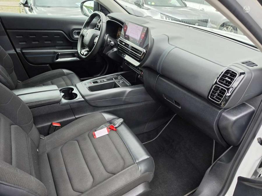 White Citroen C5 Aircross 2022 in Vilnius, with an engine capacity of 1.50 L and mileage of 148 thousand km for 15488 €, photo 20 on AUTOMOTO.COM.LV