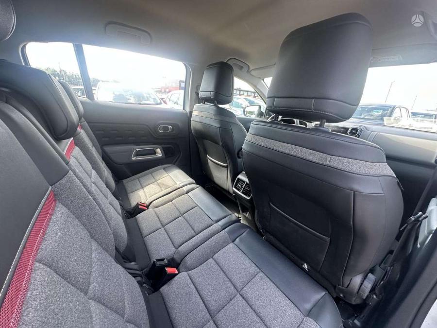 White Citroen C5 Aircross 2022 in Vilnius, with an engine capacity of 1.20 L and mileage of 146 thousand km for 11736 €, photo 25 on AUTOMOTO.COM.LV
