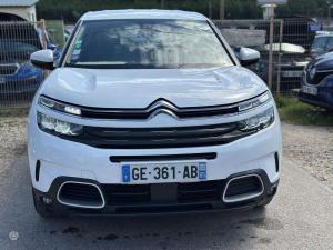 White Citroen C5 Aircross 2022 in Vilnius, with an engine capacity of 1.20 L and mileage of 146 thousand km for 11736 €, photo 3 on AUTOMOTO.COM.LV