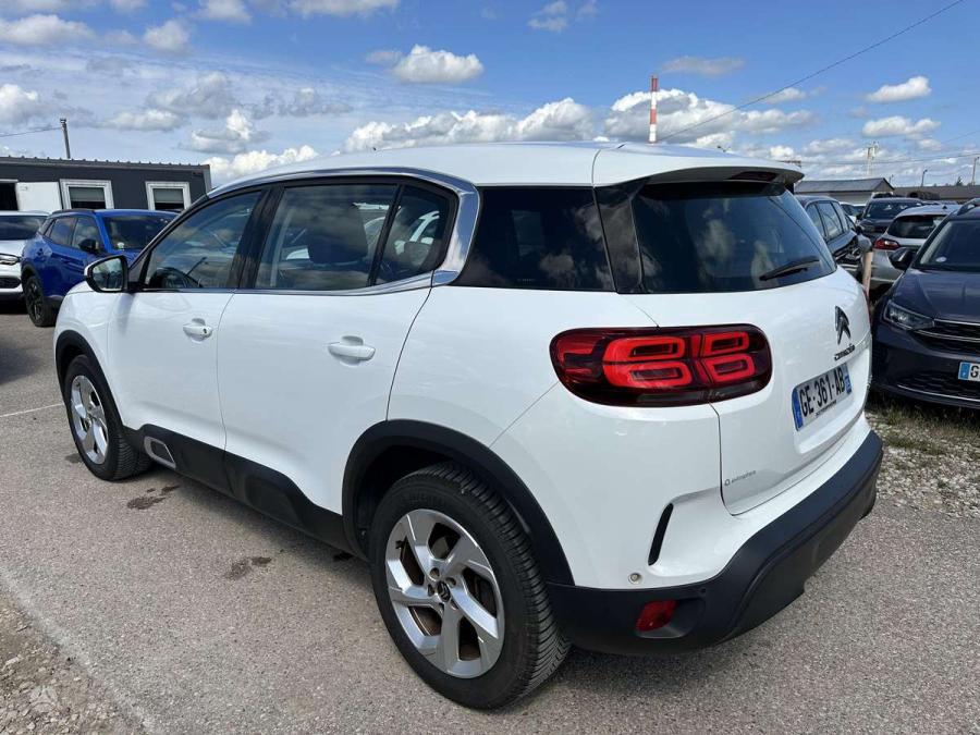 White Citroen C5 Aircross 2022 in Vilnius, with an engine capacity of 1.20 L and mileage of 146 thousand km for 11736 €, photo 5 on AUTOMOTO.COM.LV