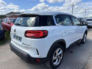 White Citroen C5 Aircross 2022 in Vilnius, with an engine capacity of 1.20 L and mileage of 146 thousand km for 11736 €, photo 7 on AUTOMOTO.COM.LV
