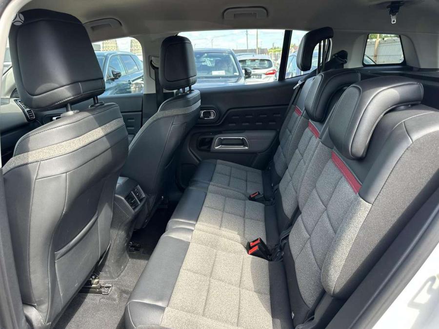 White Citroen C5 Aircross 2022 in Vilnius, with an engine capacity of 1.20 L and mileage of 146 thousand km for 11736 €, photo 13 on AUTOMOTO.COM.LV