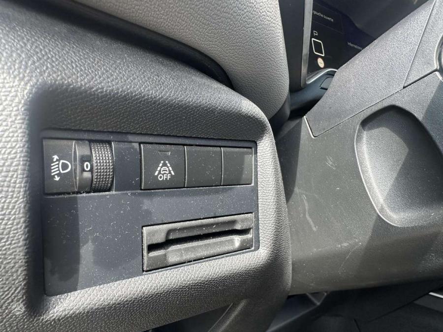 White Citroen C5 Aircross 2022 in Vilnius, with an engine capacity of 1.20 L and mileage of 146 thousand km for 11736 €, photo 24 on AUTOMOTO.COM.LV