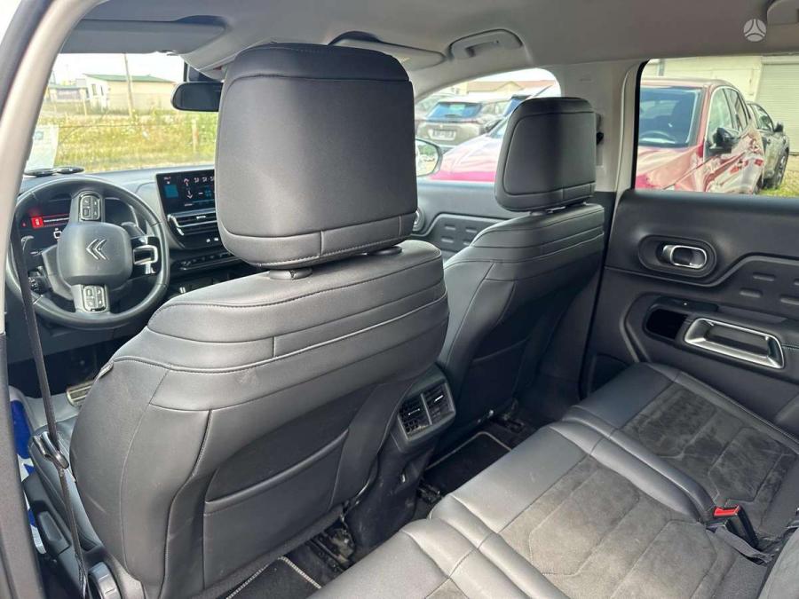 White Citroen C5 Aircross 2022 in Vilnius, with an engine capacity of 1.50 L and mileage of 147 thousand km for 16390 €, photo 15 on AUTOMOTO.COM.LV