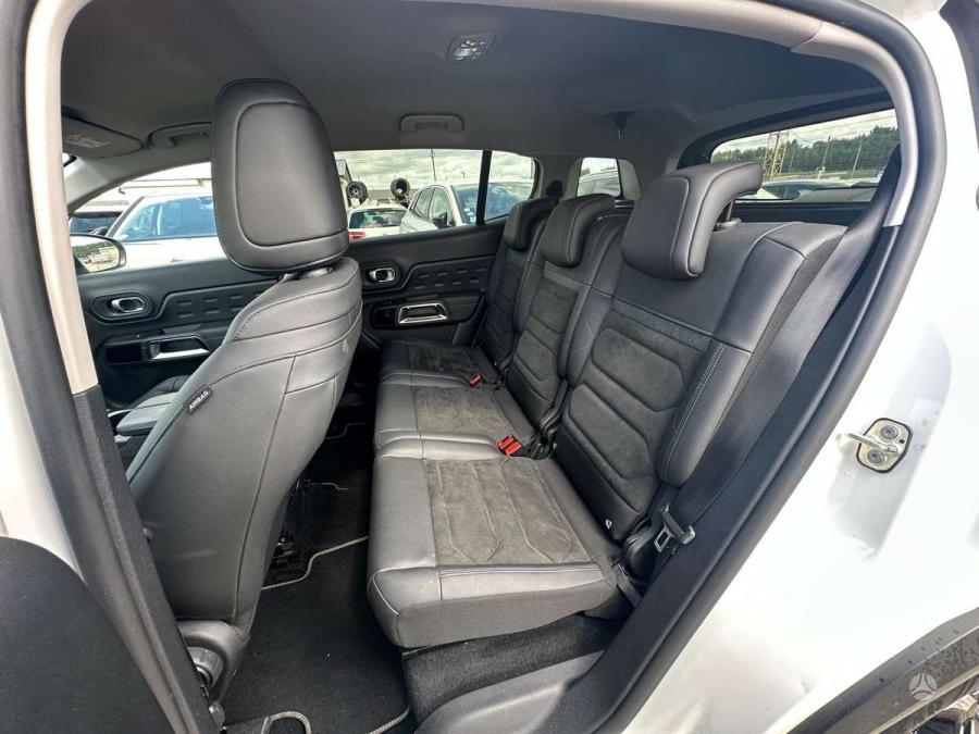 White Citroen C5 Aircross 2022 in Vilnius, with an engine capacity of 1.50 L and mileage of 147 thousand km for 16390 €, photo 16 on AUTOMOTO.COM.LV