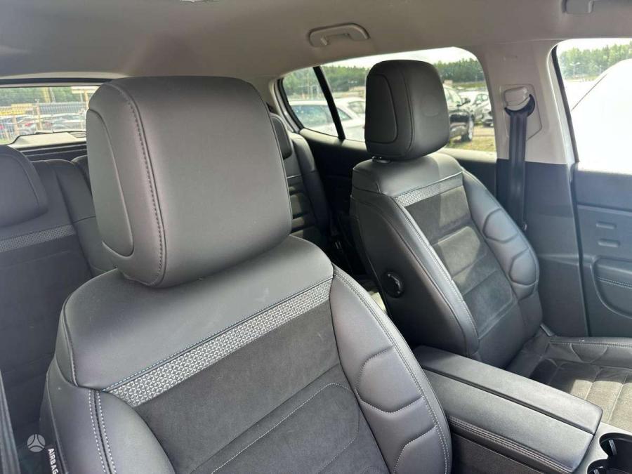 White Citroen C5 Aircross 2022 in Vilnius, with an engine capacity of 1.50 L and mileage of 147 thousand km for 16390 €, photo 19 on AUTOMOTO.COM.LV