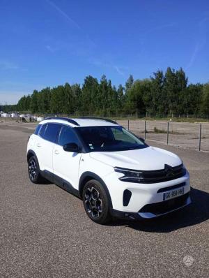 White Citroen C5 Aircross 2022 in Kaunas, with an engine capacity of 1.60 L and mileage of 161 thousand km for 15200 €, photo  on AUTOMOTO.COM.LV