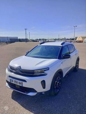 White Citroen C5 Aircross 2022 in Kaunas, with an engine capacity of 1.60 L and mileage of 161 thousand km for 15200 €, photo 3 on AUTOMOTO.COM.LV