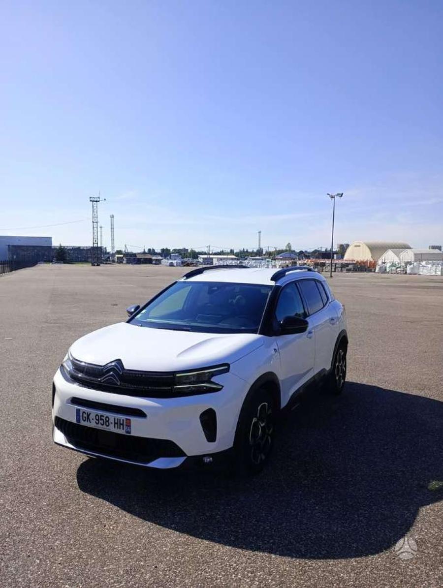 White Citroen C5 Aircross 2022 in Kaunas, with an engine capacity of 1.60 L and mileage of 161 thousand km for 15200 €, photo 4 on AUTOMOTO.COM.LV