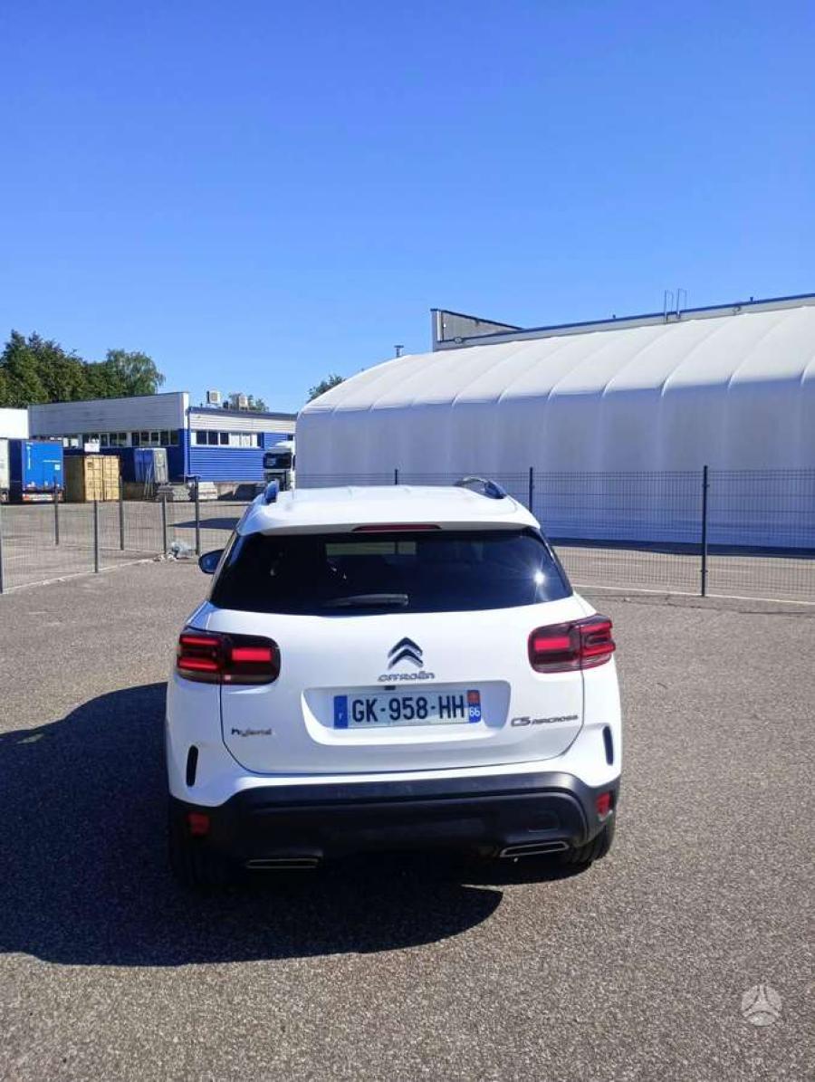 White Citroen C5 Aircross 2022 in Kaunas, with an engine capacity of 1.60 L and mileage of 161 thousand km for 15200 €, photo 5 on AUTOMOTO.COM.LV