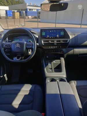 White Citroen C5 Aircross 2022 in Kaunas, with an engine capacity of 1.60 L and mileage of 161 thousand km for 15200 €, photo 12 on AUTOMOTO.COM.LV