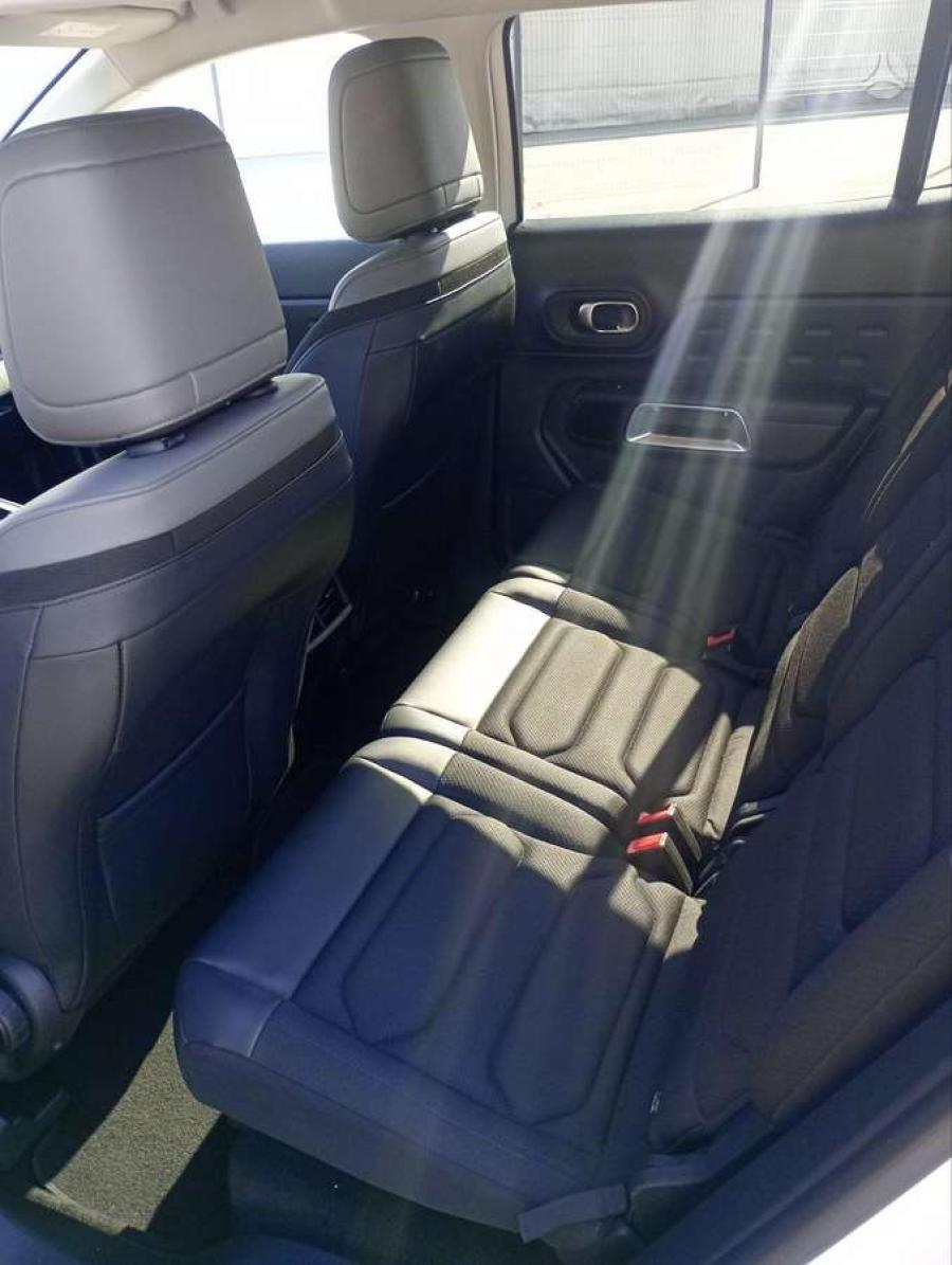 White Citroen C5 Aircross 2022 in Kaunas, with an engine capacity of 1.60 L and mileage of 161 thousand km for 15200 €, photo 15 on AUTOMOTO.COM.LV