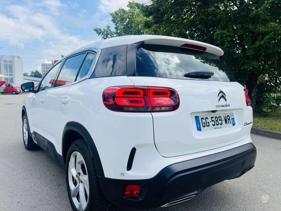 White Citroen C5 Aircross 2022 in Kaunas, with an engine capacity of 1.50 L and mileage of 225 thousand km for 10999 €, photo 5 on AUTOMOTO.COM.LV