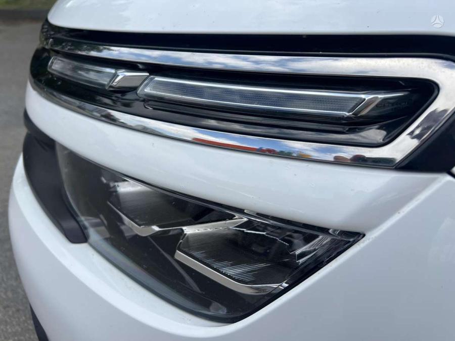 White Citroen C5 Aircross 2022 in Kaunas, with an engine capacity of 1.50 L and mileage of 225 thousand km for 10999 €, photo 20 on AUTOMOTO.COM.LV