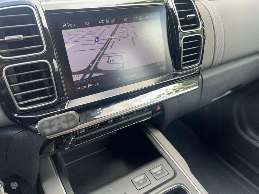 White Citroen C5 Aircross 2022 in Kaunas, with an engine capacity of 1.50 L and mileage of 225 thousand km for 10999 €, photo 23 on AUTOMOTO.COM.LV