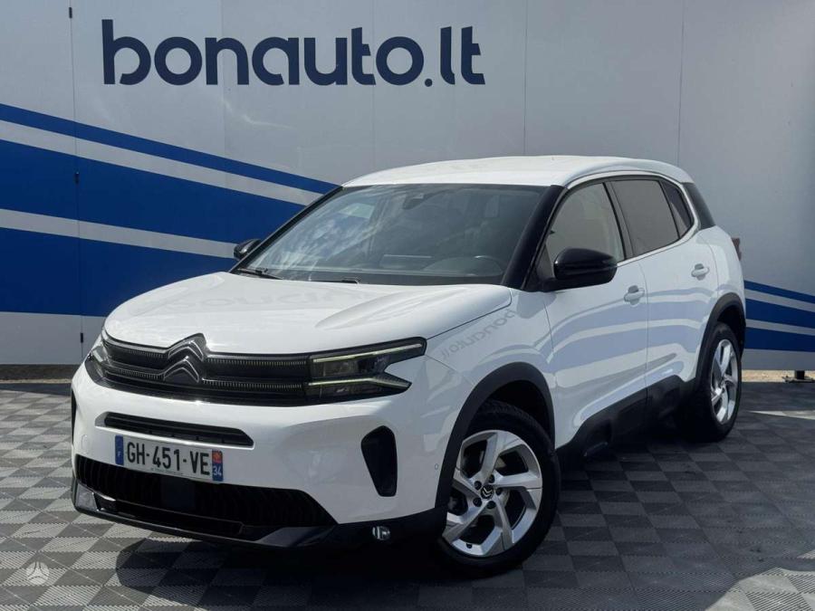 White Citroen C5 Aircross 2022 in Kaunas, with an engine capacity of 1.50 L and mileage of 227 thousand km for 13250 €, photo 1 on AUTOMOTO.COM.LV